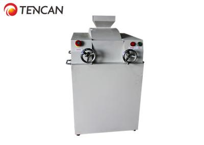 China Compact 380V-50Hz Powder Double Roll Crusher Adjusting Output Granularity for sale