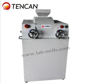 China Tencan 1.5KW 300 KGS/Hour Corundum Double Roller Crusher For Ore Limestone Coal for sale