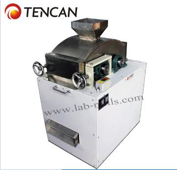 China 380V 50Hz SS Laboratory Double Roller Crusher Uniform Output With Fine Size Powder for sale