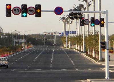 China ISO9001 Approved Round 8m Outdoor Lighting Poles with Cross Arm Anti Rust for sale