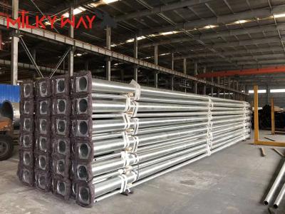 China Galvanized Traffic Light Pole 10M Height 7M Crossarm for sale