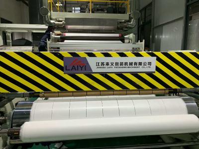 China Vertically Down Melt Blown Fabric Machine Keeping Stabilize Product Quality white and blue for sale
