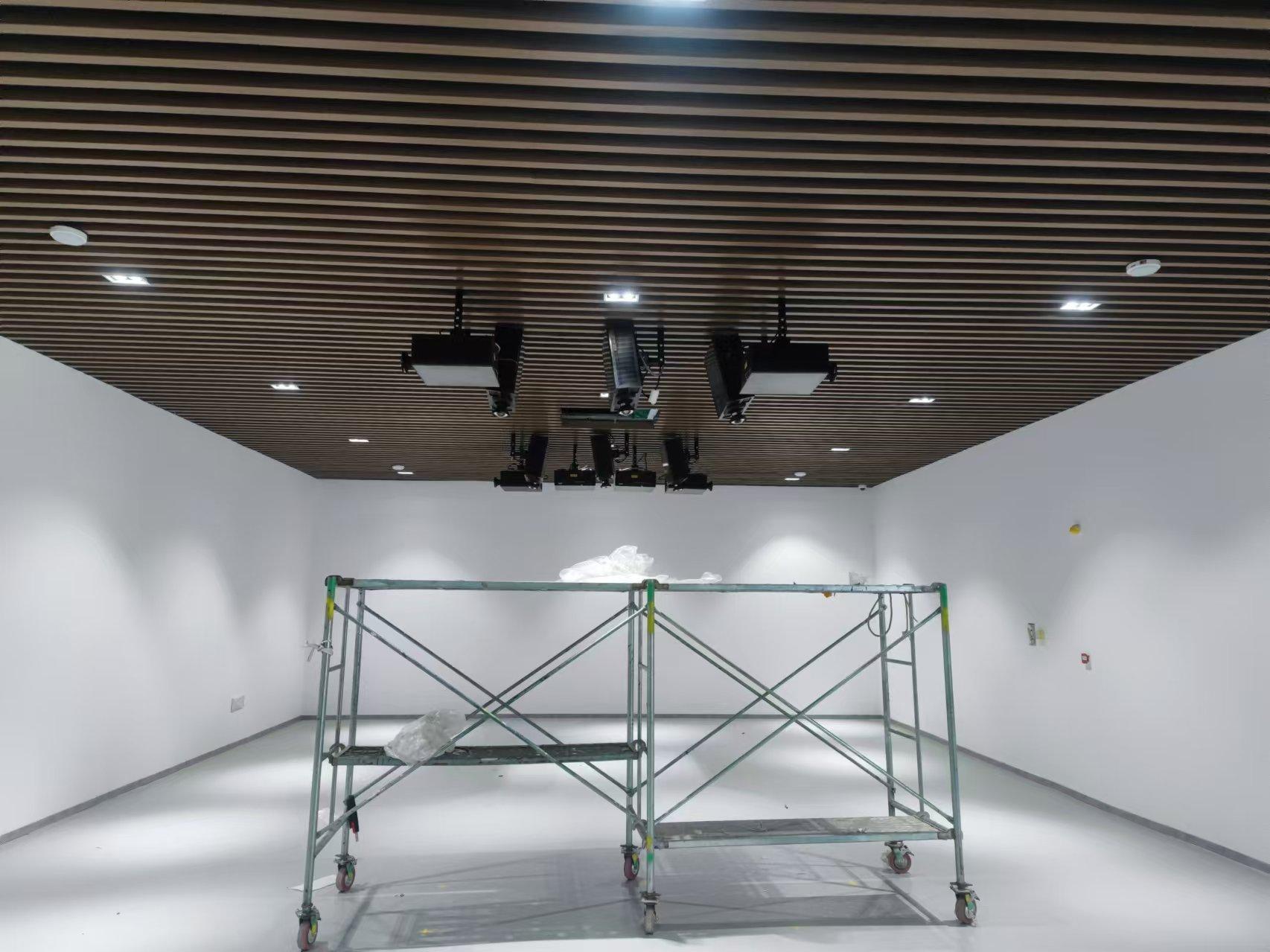 MC200 multi-channel zone tour guide system