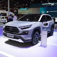 China Maximum Torque Nm 200-300Nm Toyota RAV4 5-door 5-seaters 2020 Rva4 Fuel Compact SUV Cars for sale