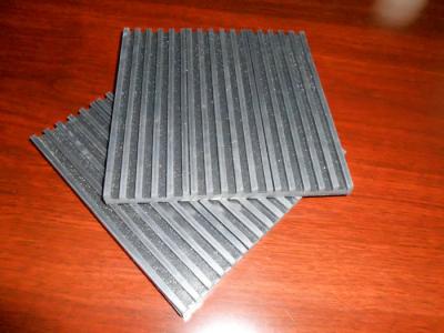 China Industrial Grade SBR + NR + Rapeseed Oil Shock Absorber Mat with Ribbed Surface for Anti-Vibration for sale