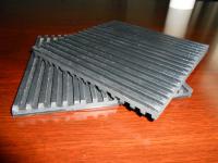 China Industrial Grade SBR + NR + Rapeseed Oil Shock Absorber Mat with Ribbed Surface for Anti-Vibration for sale