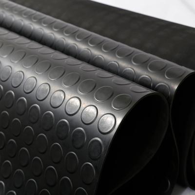 China Industrial Use Anti Slip Floor Mat with Round Button Surface and 3mm Thickness for Oil Resistance for sale