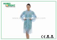 China 55gsm Single Use Tyvek Protective Lab Coat With Velcros Closure for sale