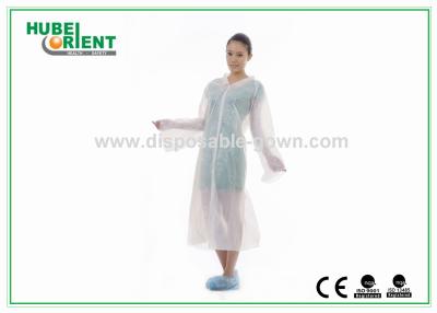 China Light-Weight Odorless Disposable Use PE Visitor Coat For Adult In Factory for sale