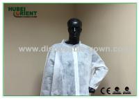 China General Disposable Medical Lab Coat Waterproof For Doctors With Zip Closure for sale
