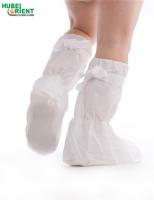 China Cleanroom PP CPE Medical Booties Shoe Covers With Non Slip PVC Sole for sale