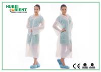 China Disposable PE Nonwoven Visitor Gown Disposable Waterproof Lab Coat Lab Gown for sale