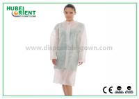 China ISO9001 40gsm Nonwoven Disposable Laboratory Coats for sale