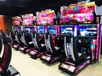 China 2 Player Arcade Racing Game Machine with 32-Inch Screen and 400W Power for Amusement Parks for sale