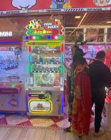 China 300W Ball Shaking Prize Game Machine 900mm Wide Arcade Claw Game with CE Certification for sale