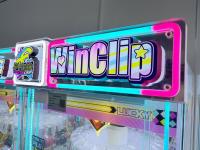 China Coin Operated Prize Grabber Game Machine 60kgs 220V 100W Arcade Win Clip Vending Machine for sale