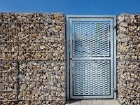 China Good Through Vision Expanded Metal Gate Anti - Corrosion Waterproof Easy Installation for sale