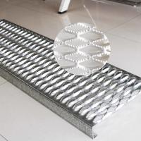 China Stainless Steel Galvanized Steel Grating Anti Slip Diamond Safety Grating For Walkways for sale