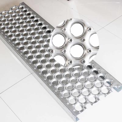 China Stainless Round Galvanized Steel Grating For Floors , Anti - Corrosion for sale