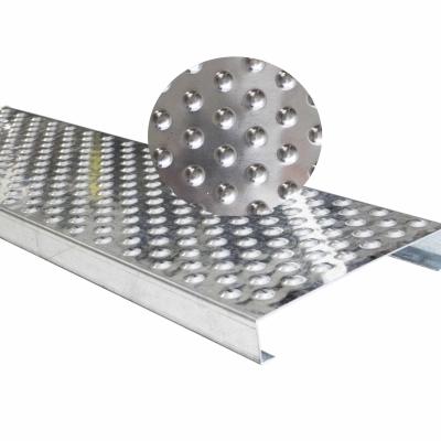 China Raised Holes Galvanized Steel Grating Stainless Steel Material For Ramps for sale