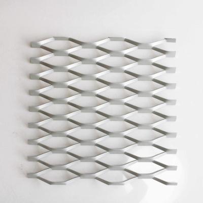 China Custom Opening Expanded Wire Mesh For Airport Fence for sale