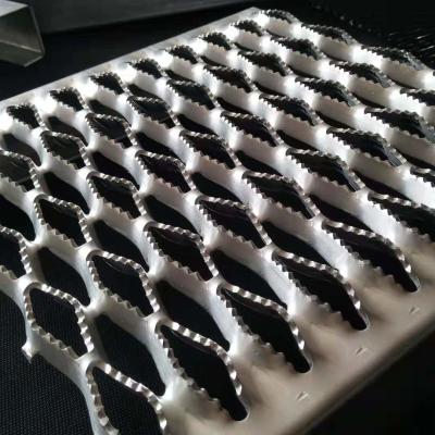China Aluminum Alloy Safety Galvanised Grating With Heavy Bearing For Durable Walkingway for sale