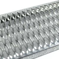 China Stair Treads Anti Skid Plates Perforated Walkway Round Metal Mesh ISO Passed for sale