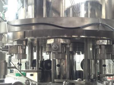 China Automatic Carbonated Soda Water Filling Machine Programmable Control Center for sale