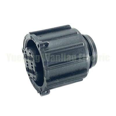 China 4 Pin 17984000002 Round Waterproof Automotive Electrical Plug Auto Cable Connector for sale