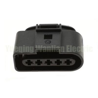 China 4 Pin 174922-2 368501-2 auto plastic housing plug female electric wiring harness connector for sale
