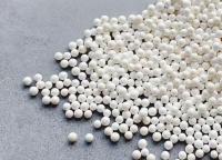 China Zirconia Toughened Alumina Beads with Vickers Hardness 1350 kg/mm² High-Density Ceramic Grinding Media and Sphericity >95% for sale