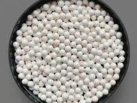 China Zirconia Toughened Alumina Beads with Vickers Hardness 1350 kg/mm² High-Density Ceramic Grinding Media and Sphericity >95% for sale