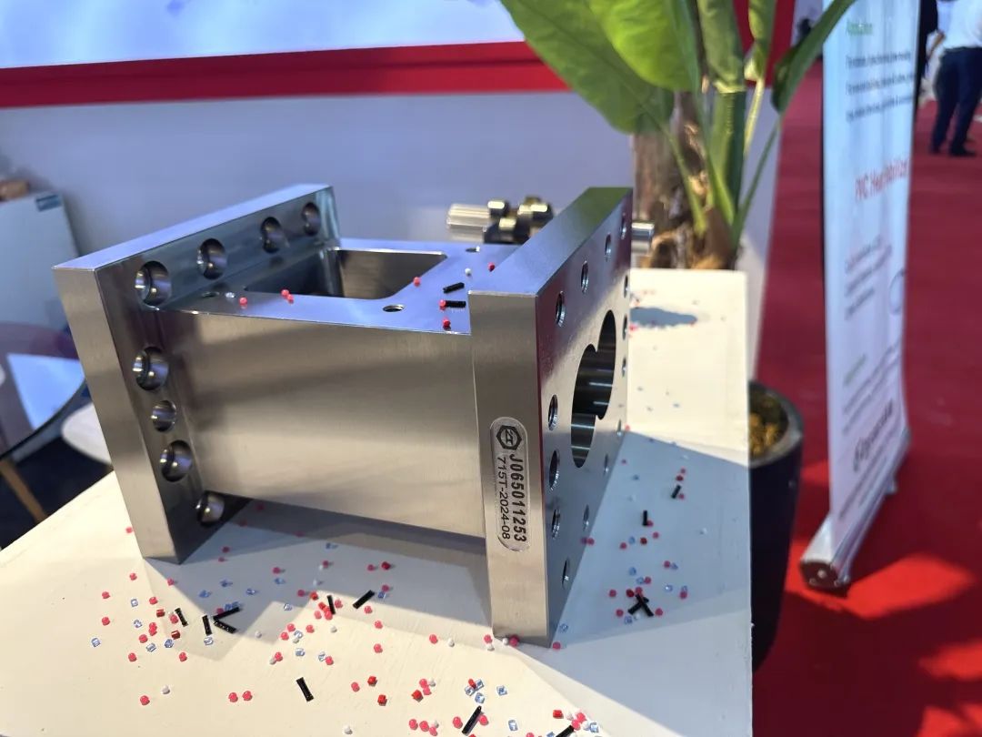 Laser Cladding of Twin-screw Extruder Barrel