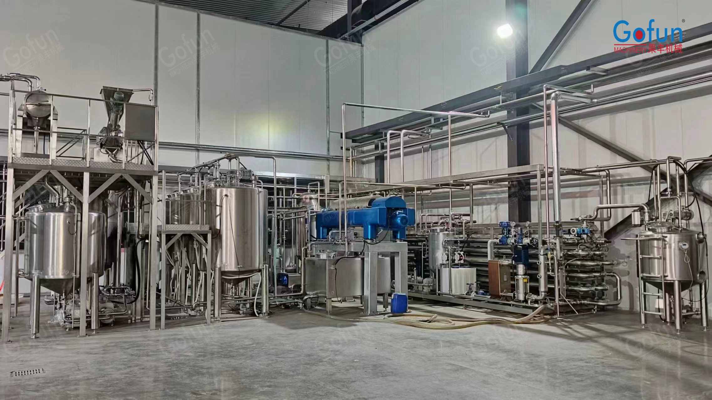 What products can be processed by the versatile jam production line?