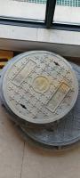 China 19.7 Inch Grey Fiberglass Circle Manhole Cover General Style For Road Construction for sale