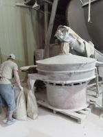 China Amino Moulding Compound A1 UMC Urea Molding Plastics Material For Melamine Dinnerware for sale