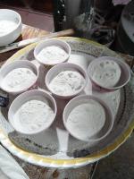 China Colorful Urea Moulding Compound 99.8% Melamine Food Grade Tableware for sale