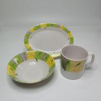 China Green And Shining Melamine Moulding Compound For Heat Resistance Tableware for sale