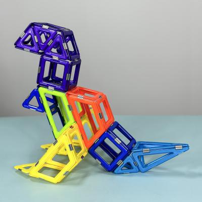 China Magnetic Tiles Dinosaur Building Set 3 Year Old Boys Girls Creative STEM Toy 48 Pieces for sale