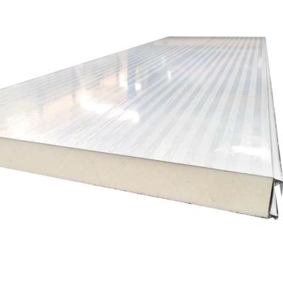 China Warehouse White Insulated PU Sandwich Roof Panel With Seamless Connection for sale