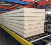 China 20 Years Temperature Resistant Polyurethane Sandwich Panel 50-200 Mm Thickness for sale