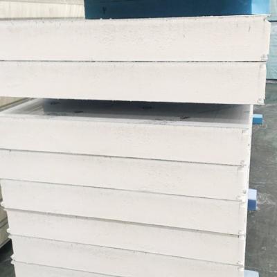 China 20 Years Temperature Resistant Polyurethane Sandwich Panel 50-200 Mm Thickness for sale