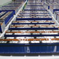 China High Capacity Lithium Ion Solar Battery for 50/60Hz Grid Frequency and Air Cooling 200Kwh for sale
