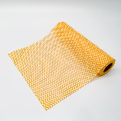 China 35gsm Spunlace Nonwoven Multipurpose Disposable Cleaning Household Wipes Roll for sale
