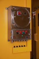 China Enclosed Emergency Shower and Eyewash Station with Heating and Chilling System in 304 Stainless Steel ANSI Z358-2014 Compliant for sale