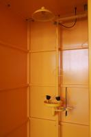 China Enclosed Emergency Shower and Eyewash Station with Heating and Chilling System in 304 Stainless Steel ANSI Z358-2014 Compliant for sale