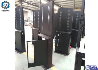 China AC110V/220V Custom Kiosk Manufacturing Snack And Drink Combo Vending Machine for sale