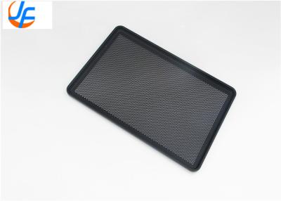 China Aluminum Perforated Baking Tray 600x400mm 16 Gauge Wire in Rim Full Size for sale