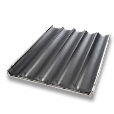China RK Bakeware China Foodservice NSF Durashield Coating 5 Channel Stackable Tablock Baguette Tray for sale