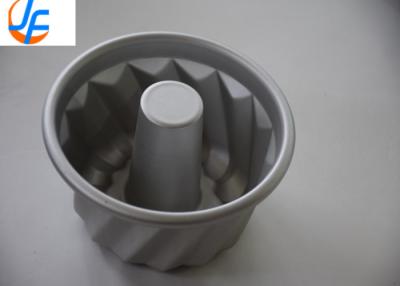 China NSF Glazed Aluminum Fluted Bundt Cake Pan 6.5 Inch 36 oz Capacity Commercial Bakeware for sale